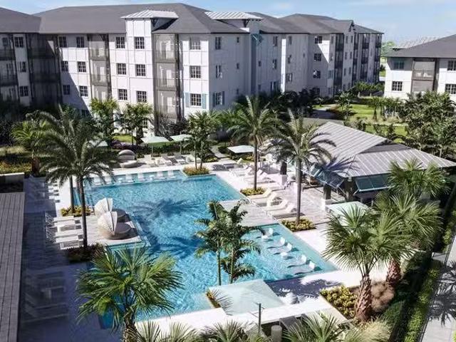 Gorgeous new trendy community in NE St Petersburg by Gandy and.
