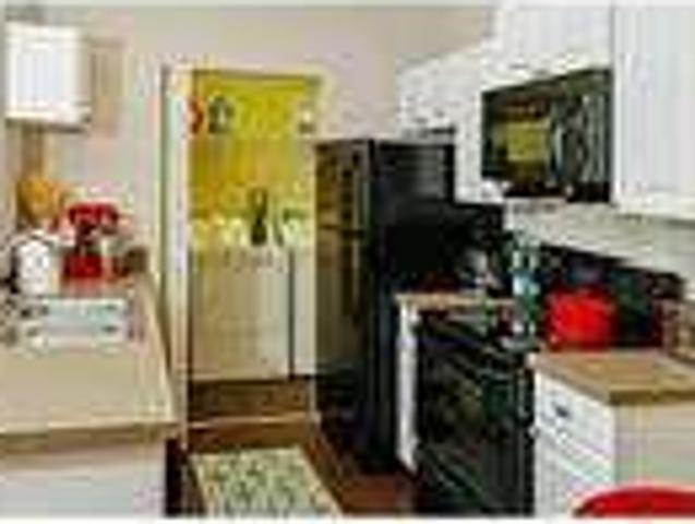 Gorgeous Plant City, 1 bedroom, 1 bath. Parking Available!