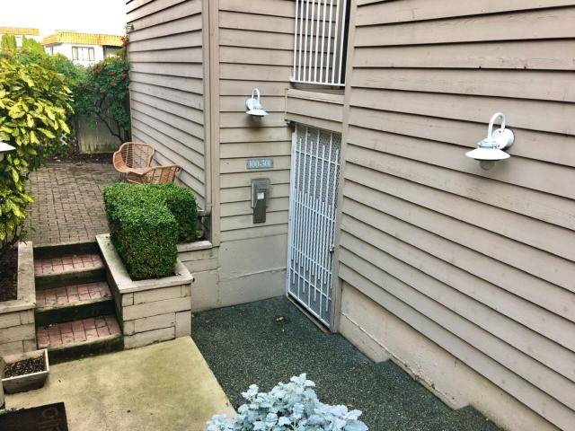 Gorgeous Queen Anne View Condo