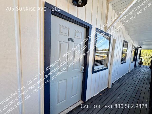 MOVE IN SPECIAL* Remodeled 2 Bedroom Lakefront Apartment in Sunrise Beach Village!