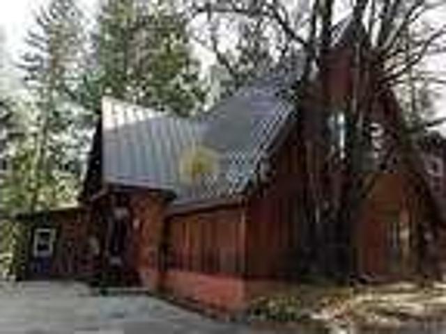 Gorgeous river views 3 bedrooms cabin in Yosemite National Park