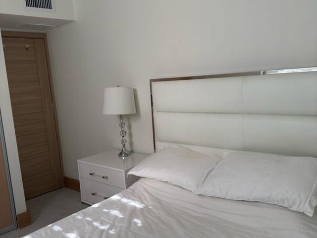 Gorgeous room for rent in Aventura