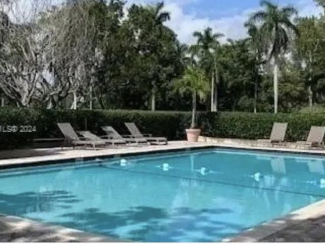 Gorgeous shared appt in North Miami