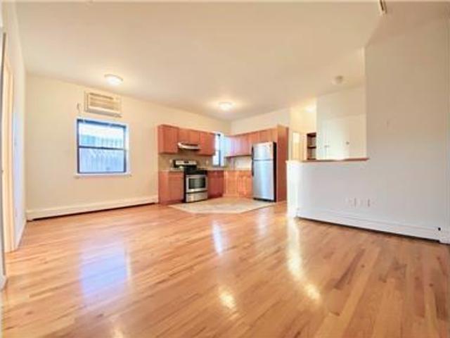Gorgeous & Spacious 2 Bedroom