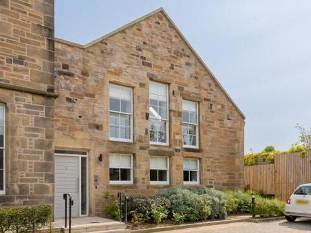 Gorgie Road, Edinburgh, 3 Bedroom Flat