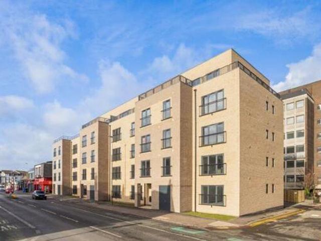 Gorgie Road, Edinburgh, 2 Bedroom Flat