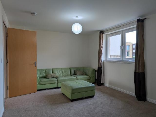Gorgie Road, Edinburgh, EH11 2 bed flat to rent £1,450 pcm £335 pw