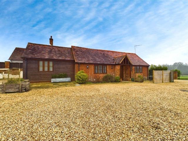 Goring Lane, Goddards Green, Mortimer, Reading RG7, 2 bed bungalow to rent, £1,750 pcm | PrimeLocation