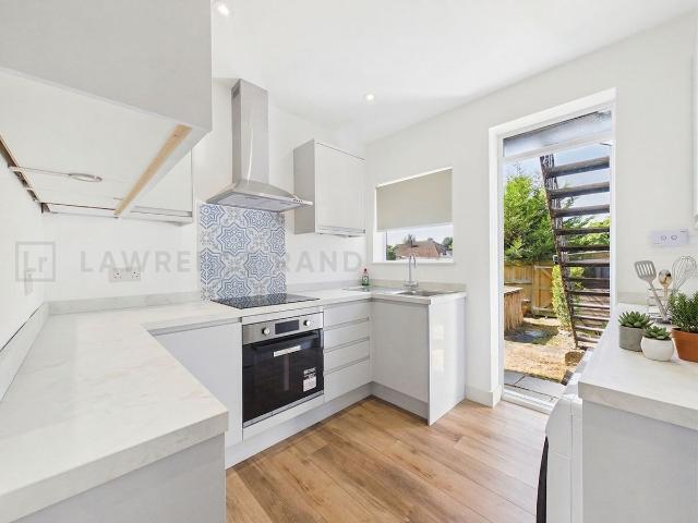 Goring Way, Greenford UB6, 2 bed flat to rent, £1,750 pcm | PrimeLocation