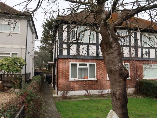 Goring Way, Greenford UB6, 2 bed maisonette to rent, £1,650 pcm | PrimeLocation