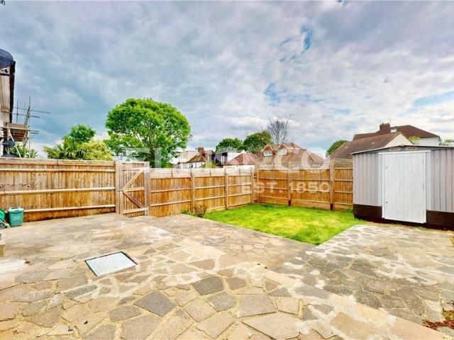 Goring Way, Greenford, UB6 2 bed maisonette to rent £1,850 pcm £427 pw