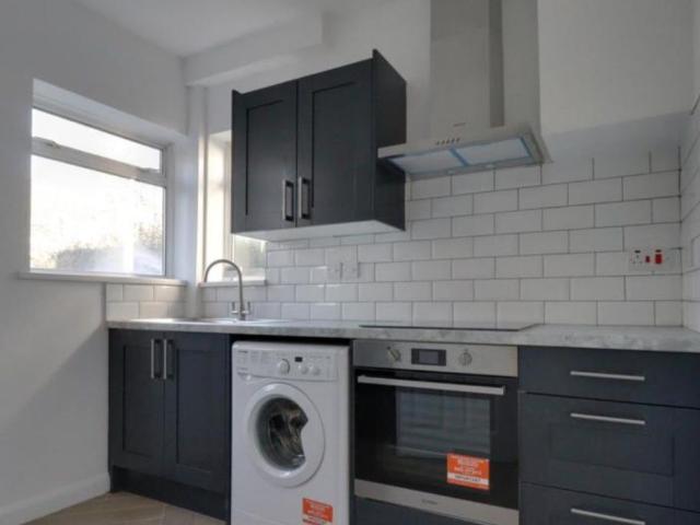 Goring Way, Greenford UB6, 2 bed maisonette to rent, £1,950 pcm | PrimeLocation