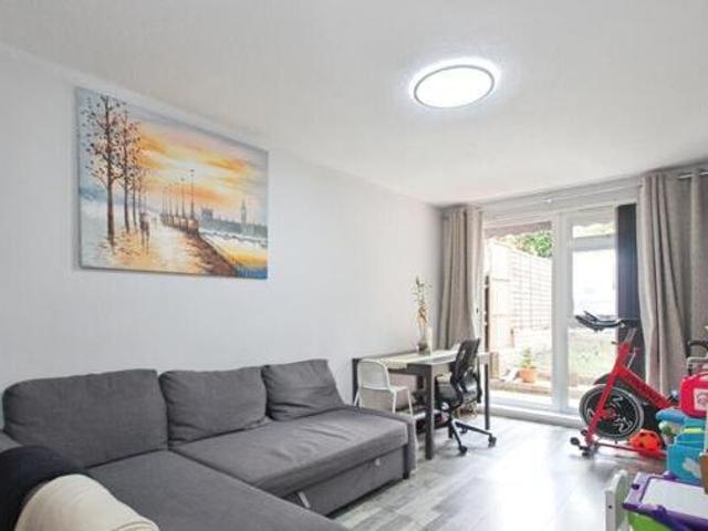 Gorman Road, London, 1 Bedroom Flat