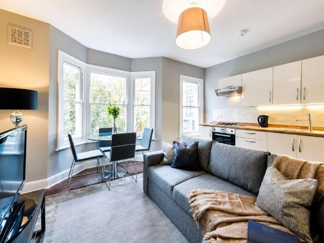 Gosterwood Street, London, SE8 2 bed flat to rent £1,900 pcm £438 pw