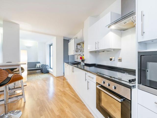Goswell Road, Angel EC1V, 1 bed flat to rent, £3,000 pcm | PrimeLocation