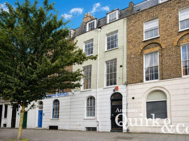 Goswell Road, London EC1V, 2 bed flat to rent, £2,500 pcm | PrimeLocation