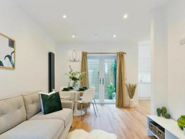 Goschen Mews, Croydon, 2 Bedroom Mews