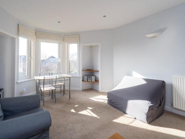 Gosford Place, Edinburgh, EH6 3 bed flat to rent £1,550 pcm £358 pw