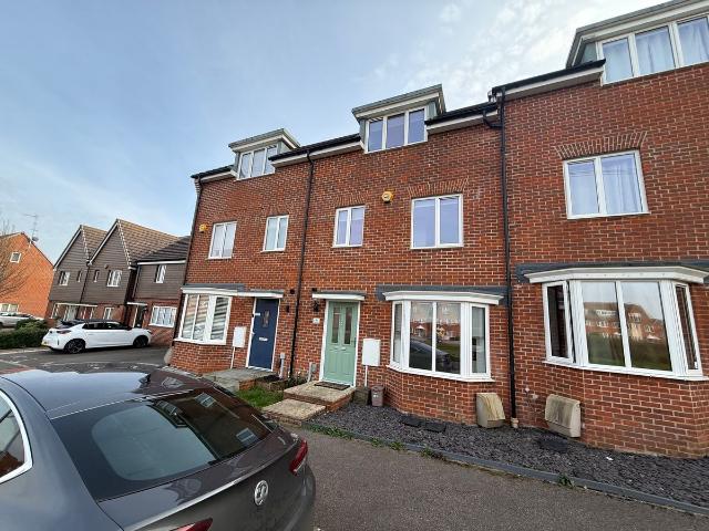 Goshawk Green, Leighton Buzzard LU7, 4 bed town house to rent, £1,700 pcm | PrimeLocation