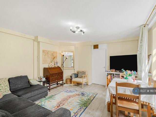 Gosling House, London, E1 2 bed flat to rent £2,150 pcm £496 pw
