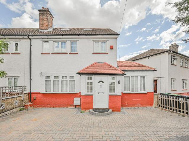 Gospatrick Road, N17, Tottenham. 6 bed end of terrace house to rent £6,500 pcm £1,500 pw