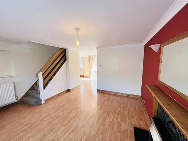 Gossops Green 3 bedroom house to rent