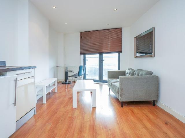 Gotts Road, Leeds LS12, 1 bed flat to rent, £925 pcm | PrimeLocation