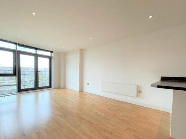 Gotts Road, Leeds, 2 Bedroom Apartment