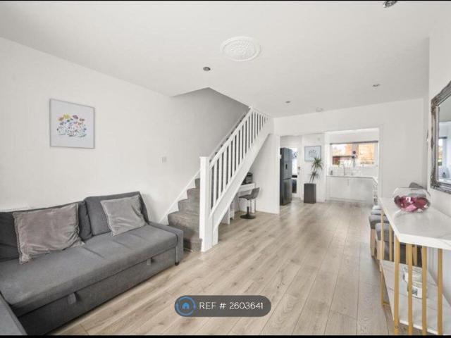 Gothic Court, Hayes UB3, 2 bed terraced house to rent, £1,950 pcm | PrimeLocation