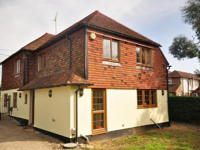 Goudhurst Road, Marden TN12 5 bed cottage to rent £2,950 pcm £681 pw