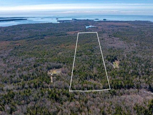 Gouldsboro ME 04669 104812247