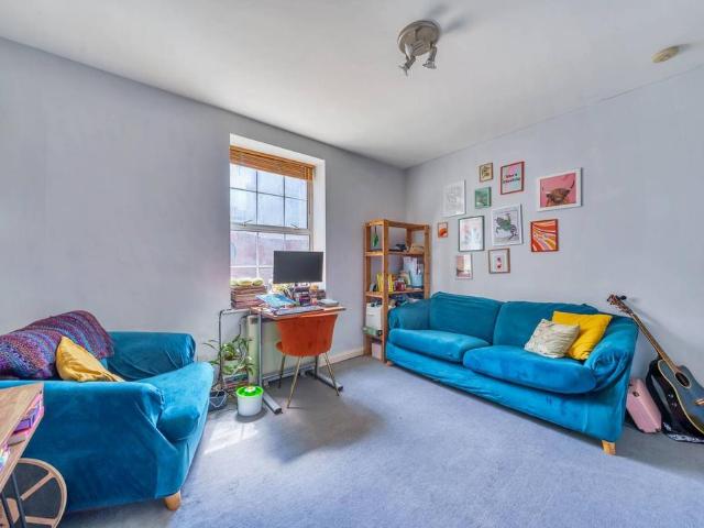 Goulston Street, Aldgate, London, E1 1 bed flat to rent £2,059 pcm £475 pw