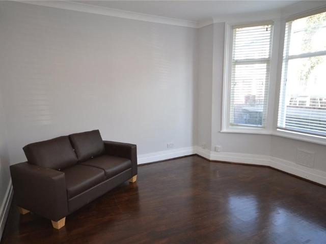 Gowan Road, London, NW10 5 bed house to rent £3,600 pcm £831 pw