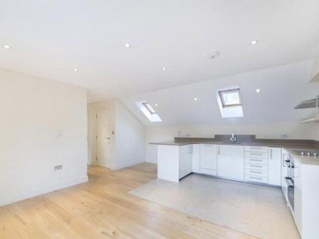 Gower Mews Mansions, Gower Mews, 2 Bedroom Flat