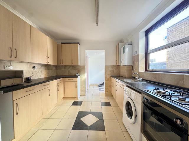 Gower Road, London, E7 4 bed house to rent £2,600 pcm £600 pw