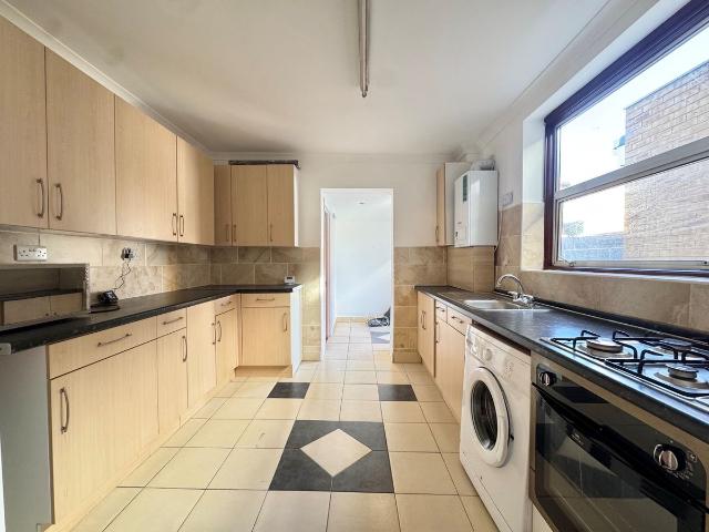 Gower Road, London E7, 4 bed property to rent, £2,600 pcm | PrimeLocation