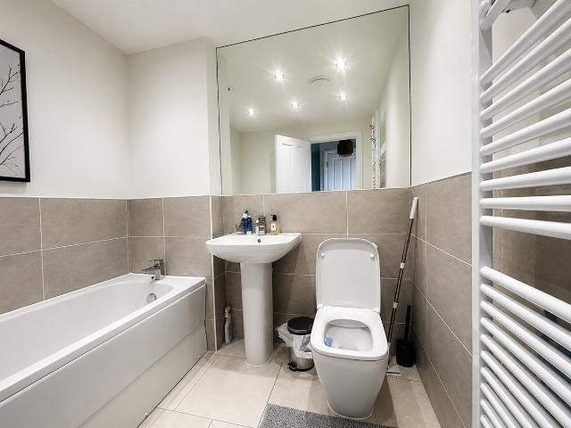 Gowering Way, Abingdon OX14, 3 bed property to rent, £2,200 pcm | PrimeLocation