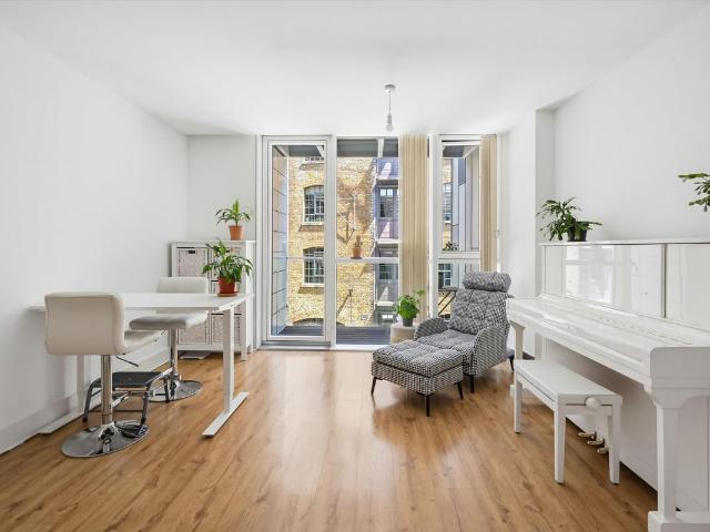 Gowers Walk, London E1, 1 bed flat to rent, £2,500 pcm | PrimeLocation