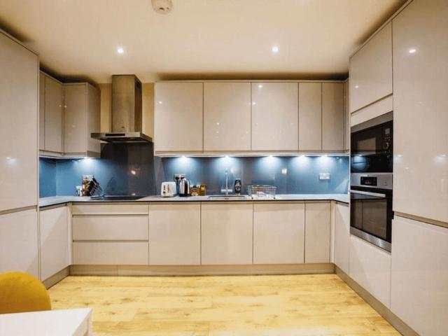 Gowers Walk, London, E1