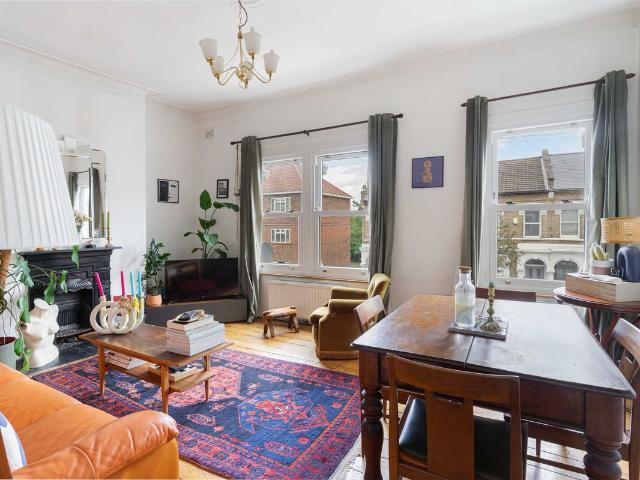 Gowlett Road, East Dulwich, London SE15, 2 bed flat to rent, £2,500 pcm | PrimeLocation