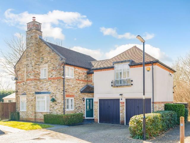 Gowrie Place, Caterham CR3, 5 bed detached house to rent, £3,550 pcm | PrimeLocation