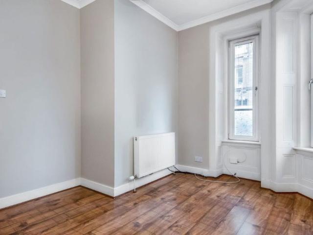 Gl Park Avenue, Dundee DD4, 2 bed flat to rent, £690 pcm | PrimeLocation