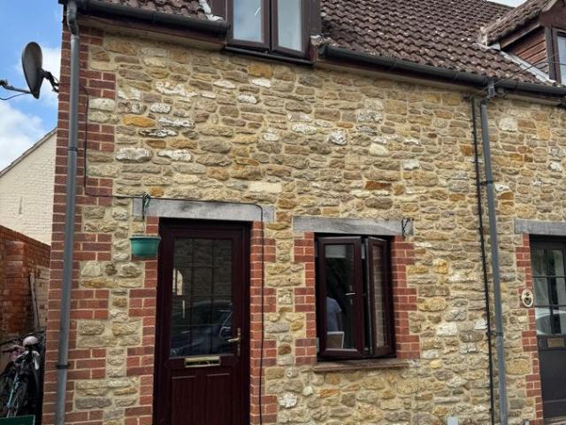 Gloucester Mews, Faringdon SN7, 2 bed end terrace house to rent, £1,200 pcm | PrimeLocation