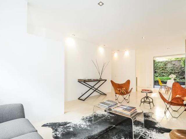 Gloucester Mews West, London, W2 3 bed terraced house to rent £5,750 pcm £1,327 pw