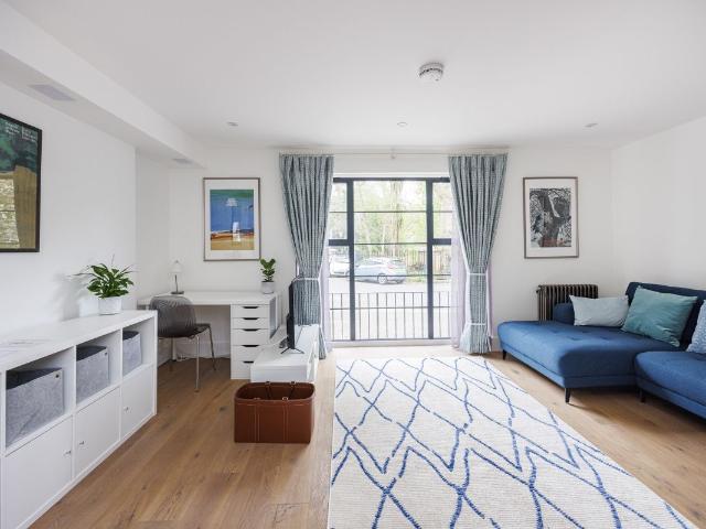 Gloucester Circus, Greenwich SE10, 3 bed flat to rent, £3,250 pcm | PrimeLocation