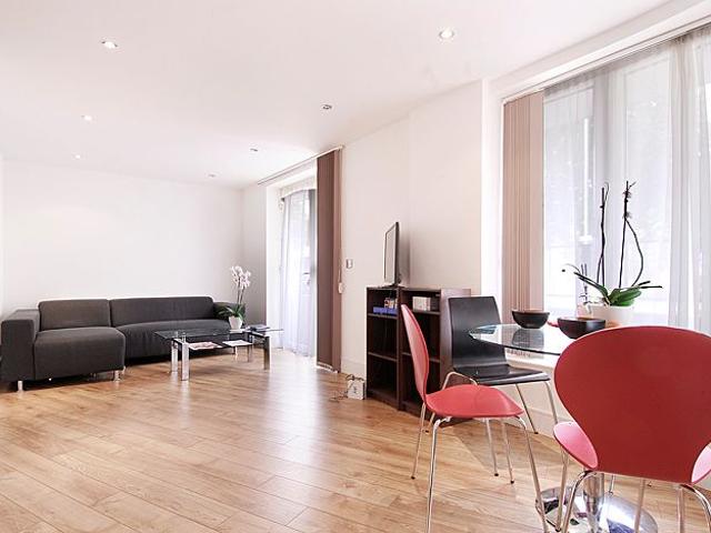 Gloucester Court, Bermondsey SE1, 3 bed flat to rent, £2,817 pcm | PrimeLocation