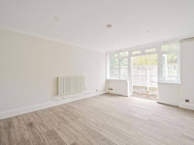 Gloucester Court, Swan Street, Southwark, London SE1, 1 bed flat to rent, £2,200 pcm | PrimeLocation
