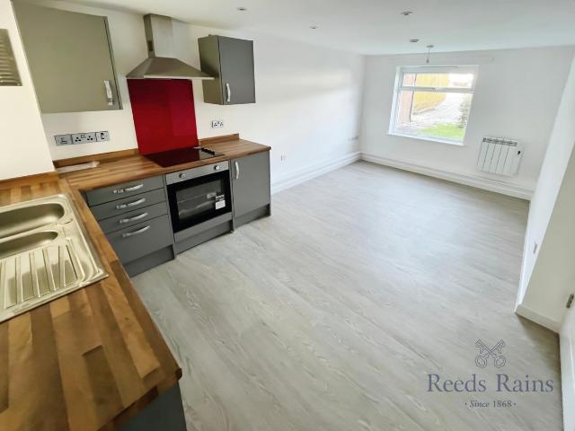 Gloucester Grange, Newcastle, Staffordshire ST5, 1 bed flat to rent, £650 pcm | PrimeLocation