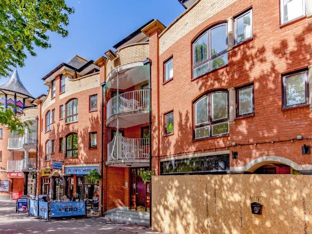 Gloucester Green, Oxford OX1, 1 bed flat to rent, £1,800 pcm | PrimeLocation
