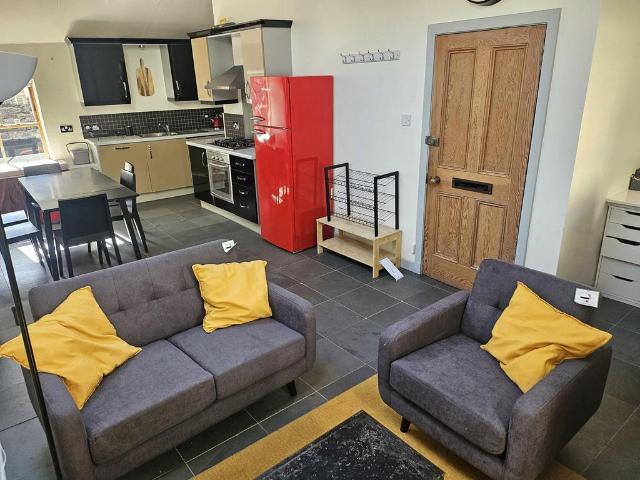 Gloucester Lane, New Town, Edinburgh 2 bed apartment to rent £1,475 pcm £340 pw